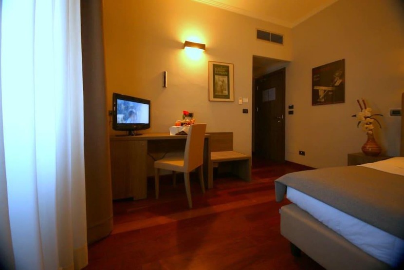 Jet Hotel, Caselle Torinese Turin - logitravel